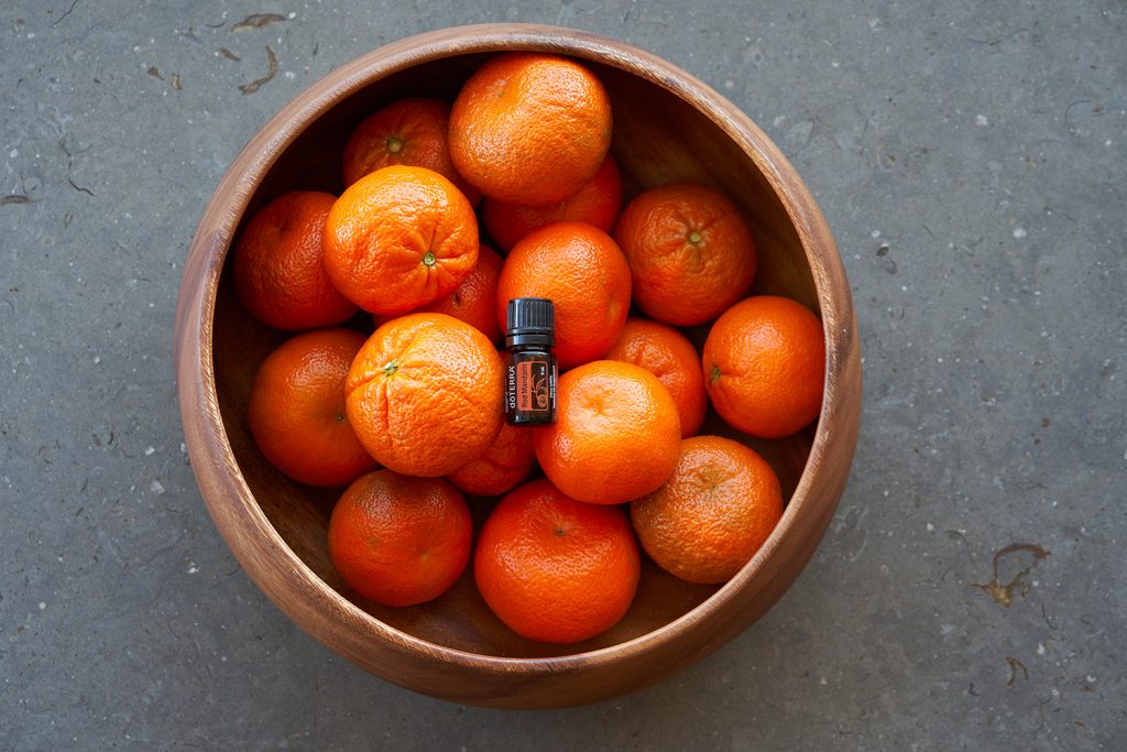 10 façons d'utiliser l'huile essentielle de Mandarine rouge (Citrus ...